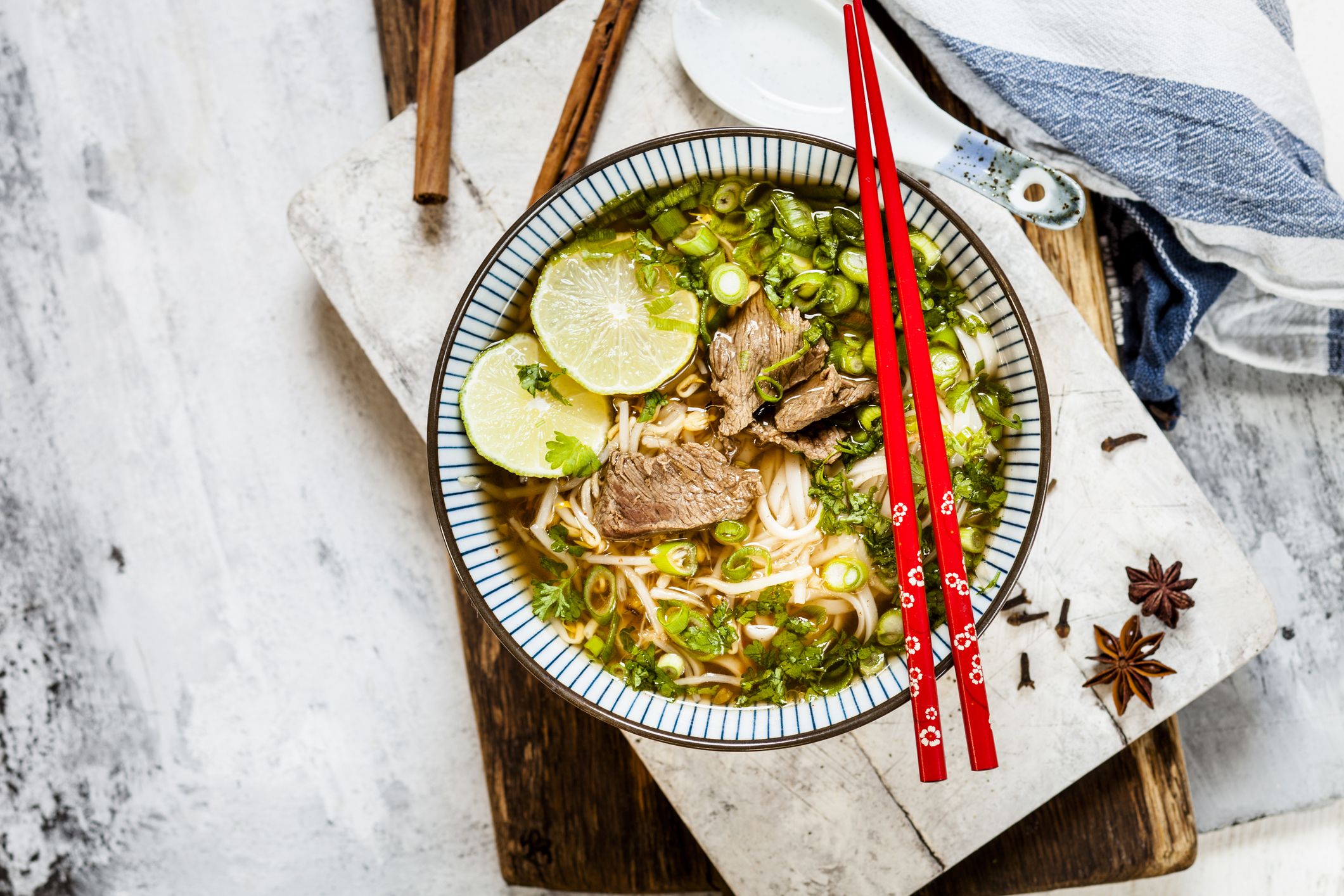How many calories are in a bowl of pho?