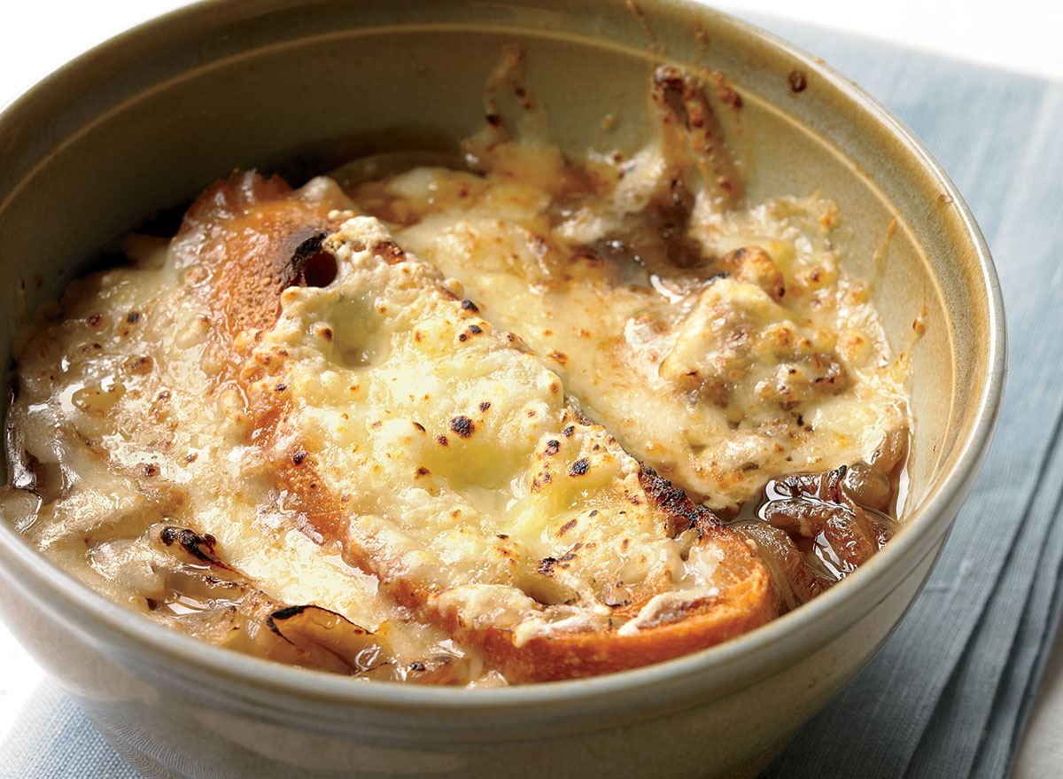 How many calories are in a cup of French onion soup?