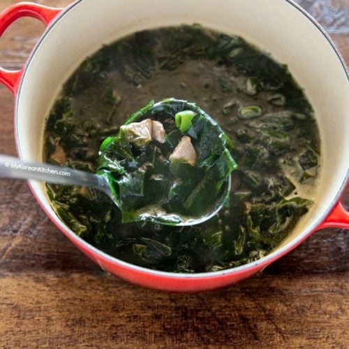 How many calories does seaweed soup have?