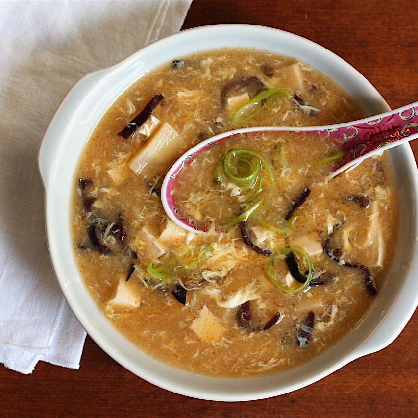 How many carbs are in a bowl of hot and sour soup?