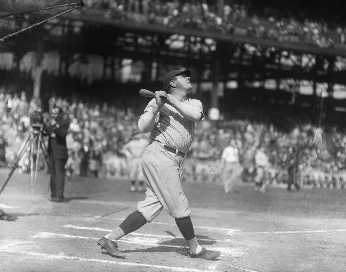 How many games did take Babe Ruth to hit 61 home runs?