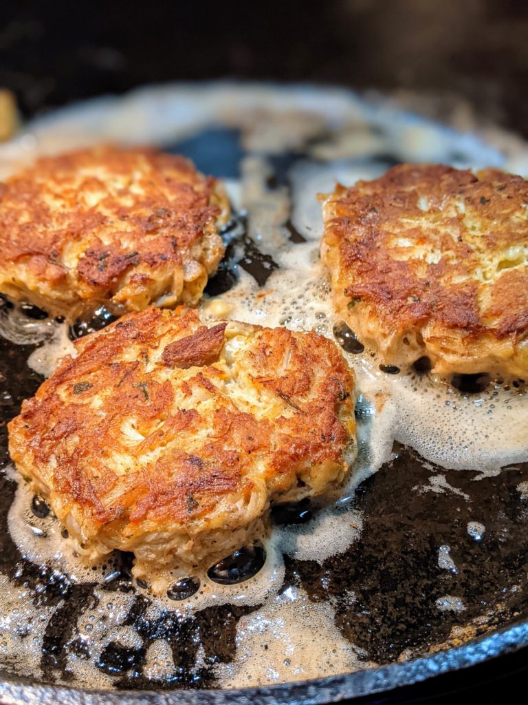 How to cook crab cakes in a skillet?