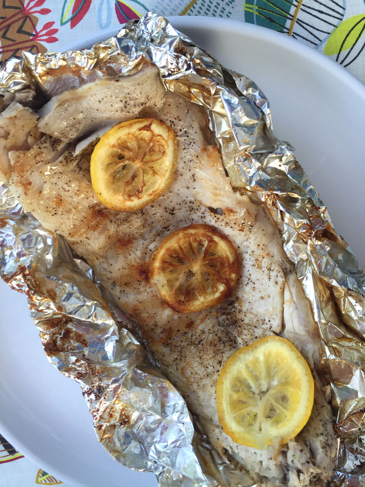 How to cook fish in the oven with wrapping?