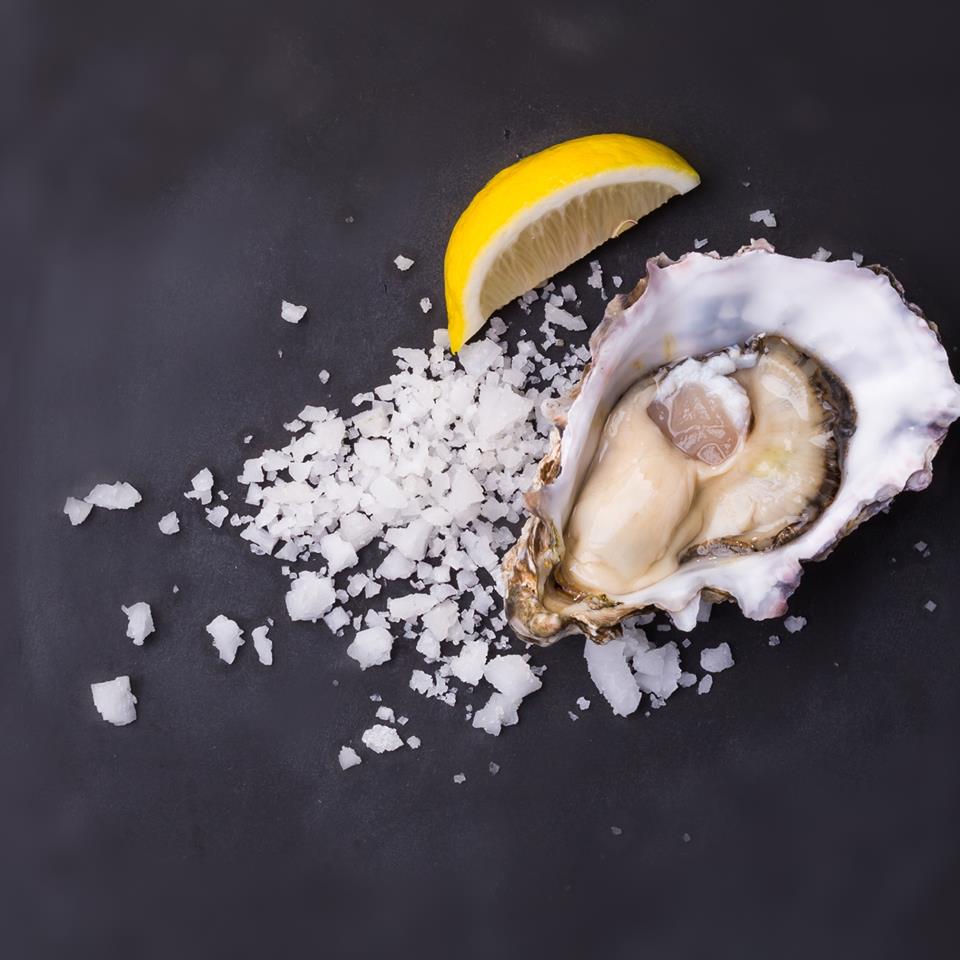 How would you describe oyster flavor?