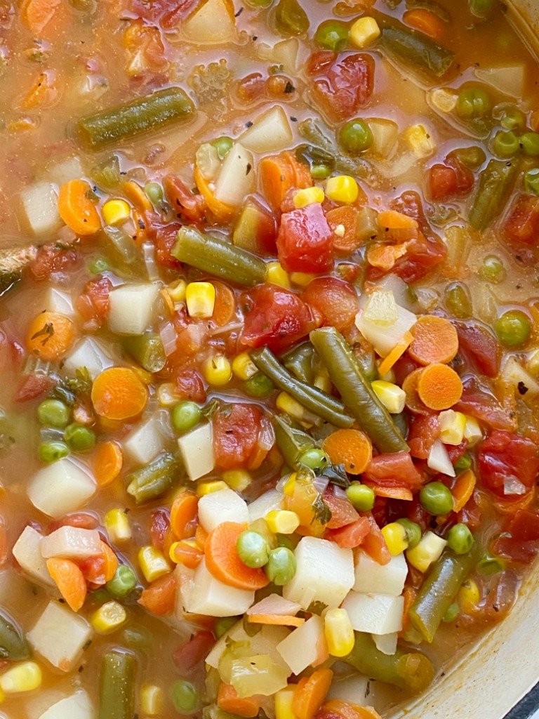 Is bay leaf good in vegetable soup?