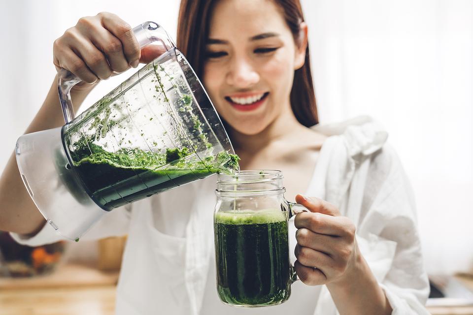 Is it better to juice or blend your vegetables?