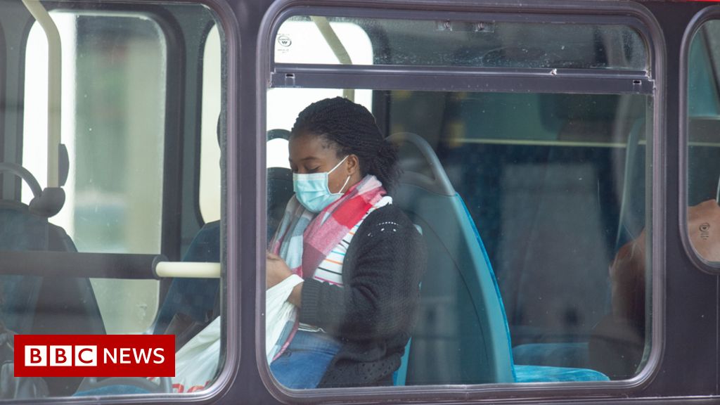 Is it mandatory to wear a mask on public transport UK?
