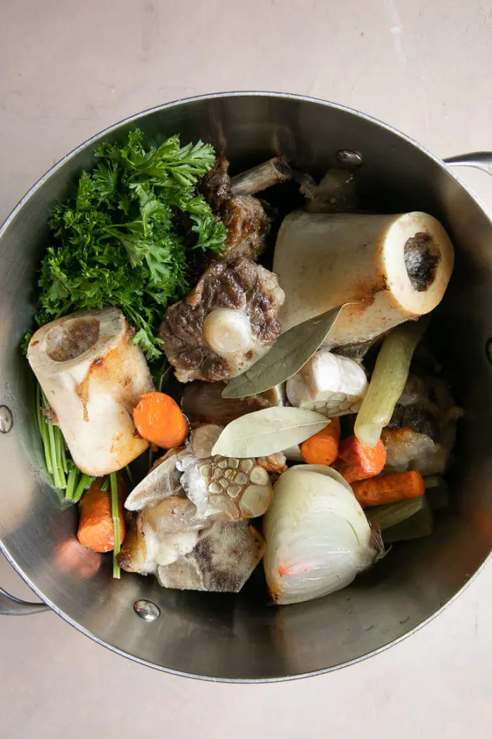 Is it possible to make broth from bones?