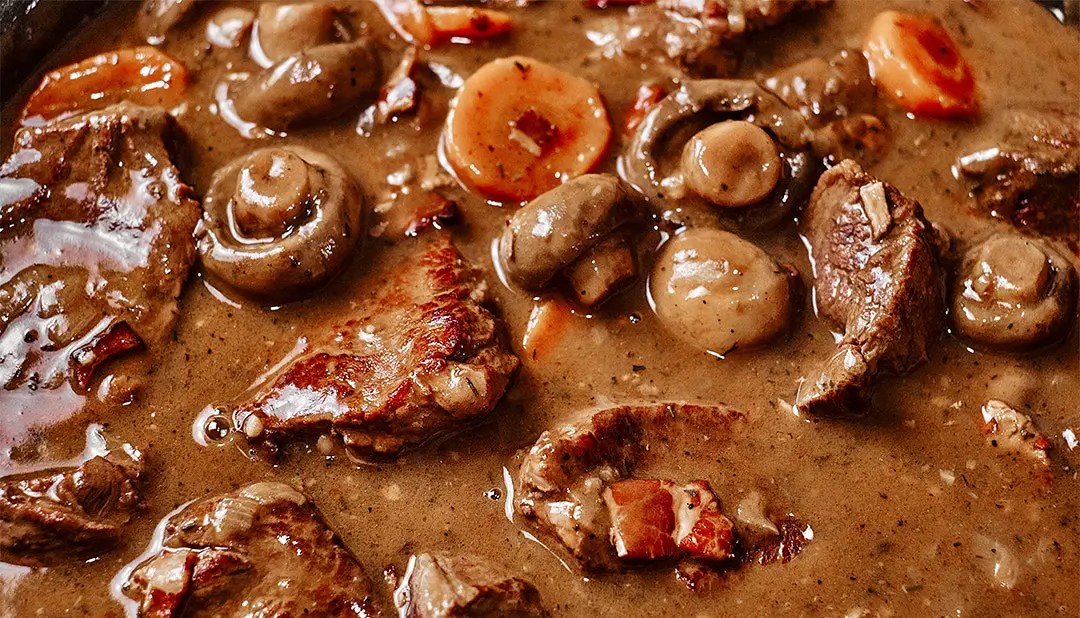 Is it possible to remove all alcohol from beef bourguignon?