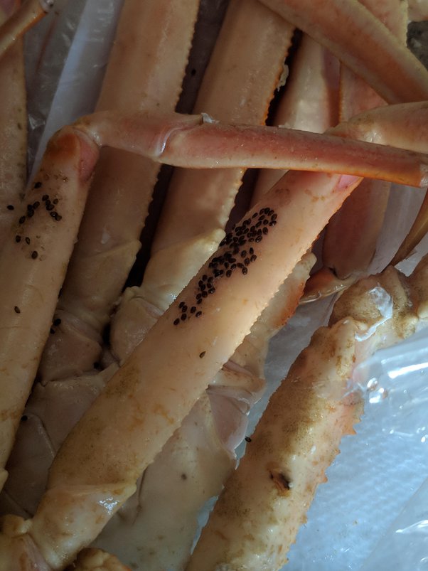 Is it safe to eat dark brown crab legs?