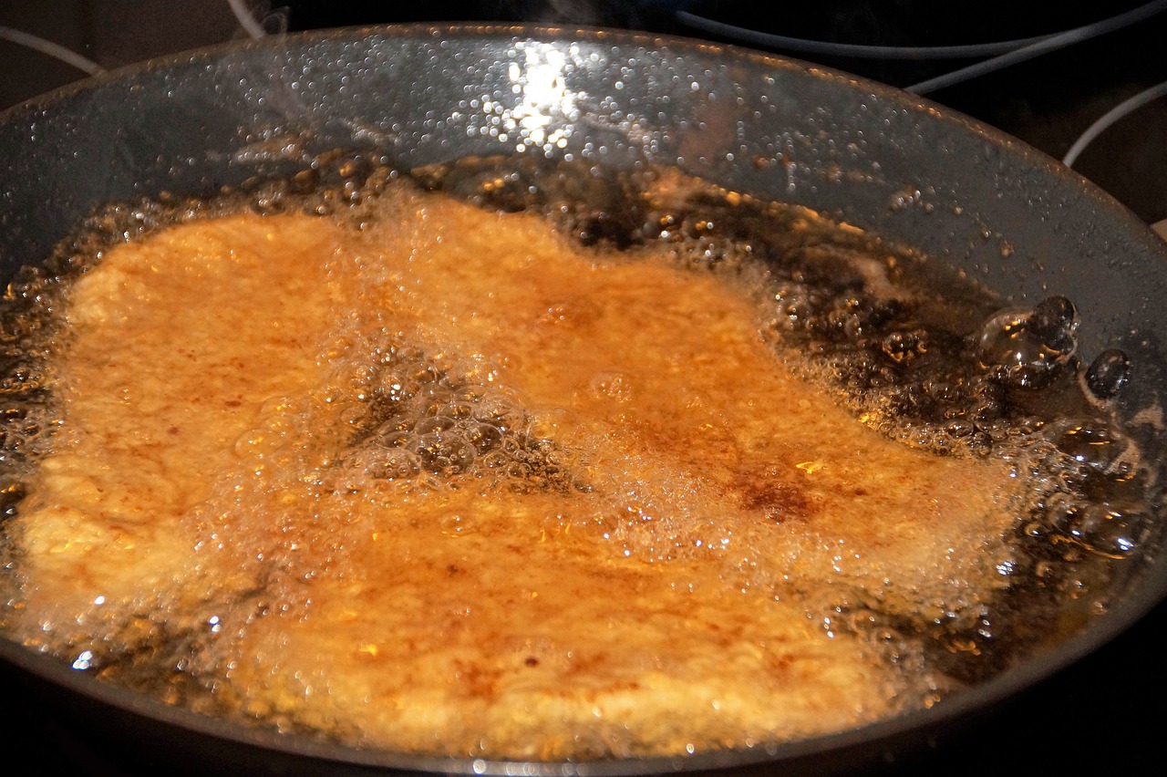Is pan-frying in avocado oil healthy?