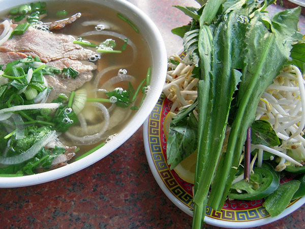 Is pho Vietnamese or Filipino?