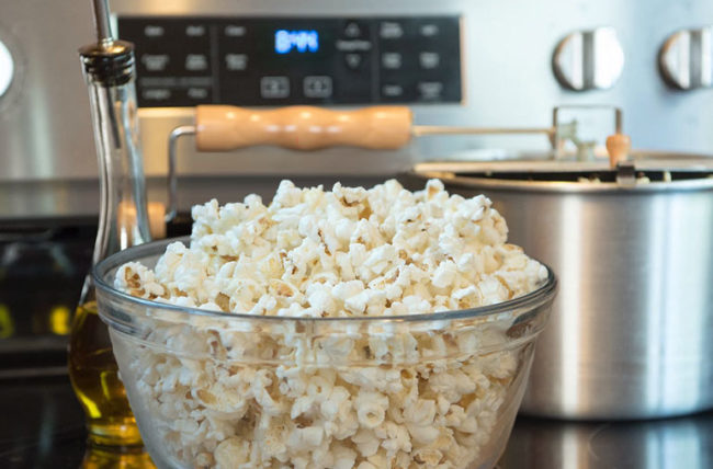 Is popcorn popped on the stove healthy?