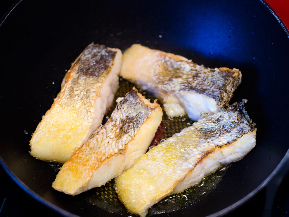 Should fish be cold before frying?