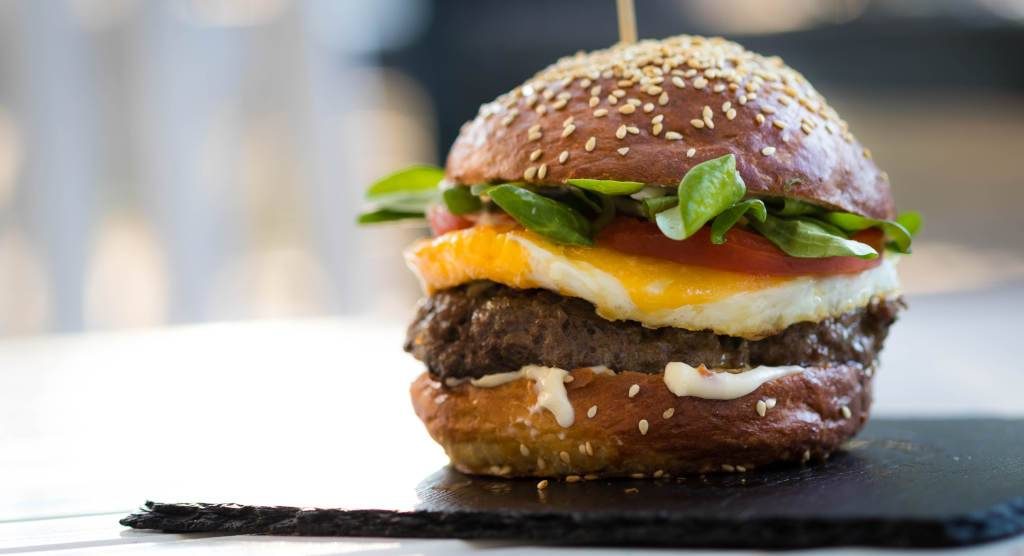 Should you add breadcrumbs and egg to burgers?