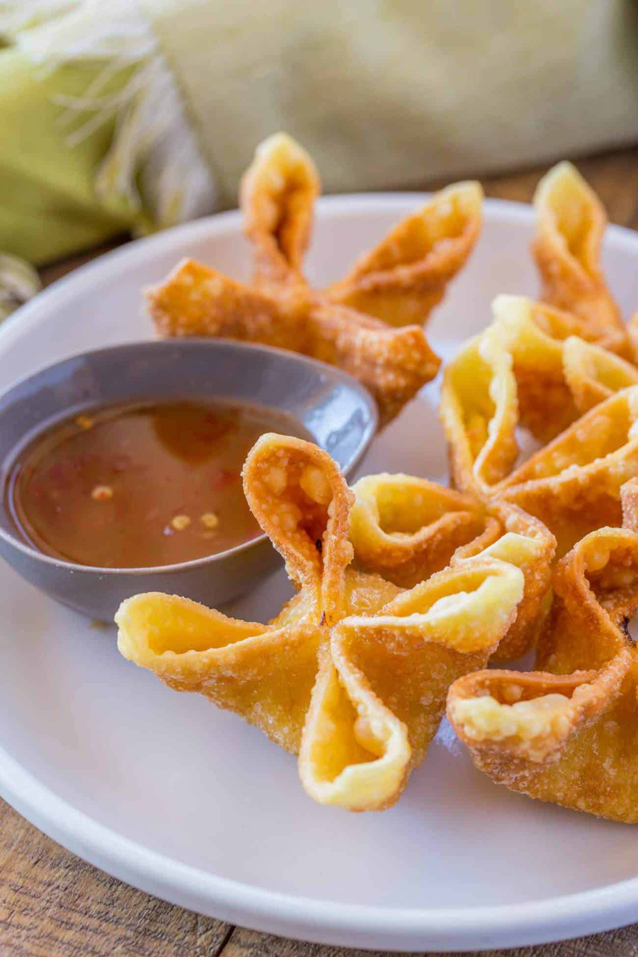 What are crab wontons made of?