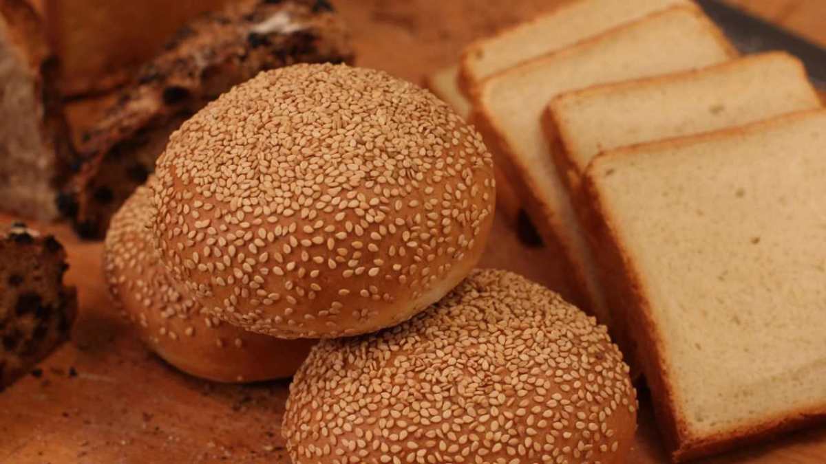 What are the 3 main types of bread?
