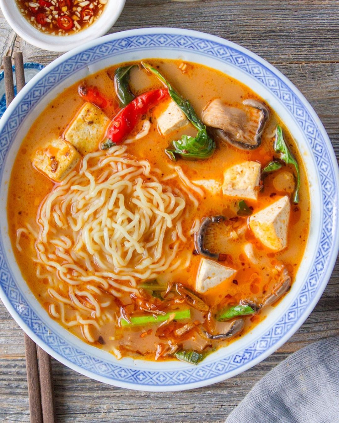 What do tom yum noodles taste like?