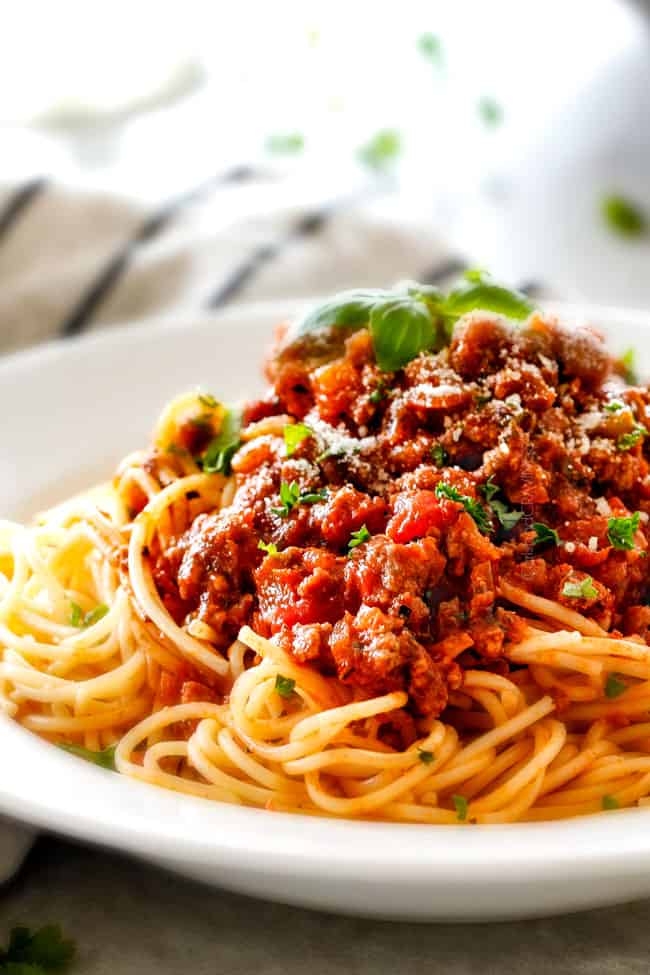 What is bolognese sauce taste like?