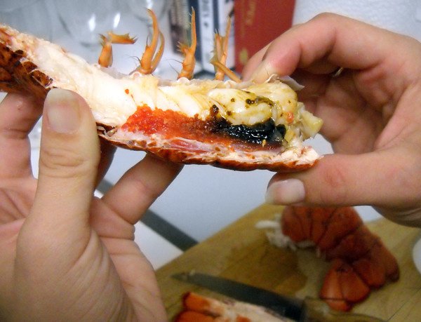 What is the black thing in a lobster tail?