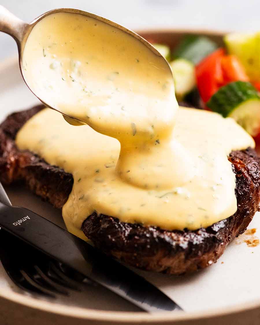 What is the flavor of bearnaise sauce?