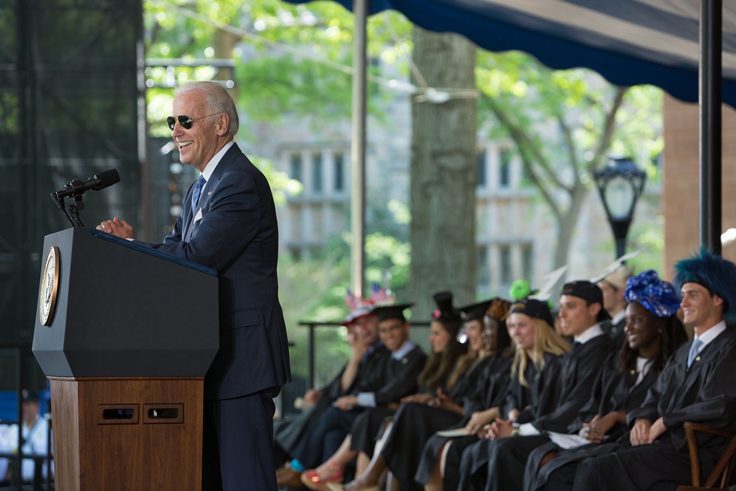 What is the meaning of commencement speeches?