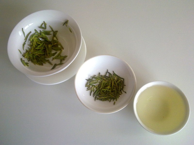 What is there in green tea?