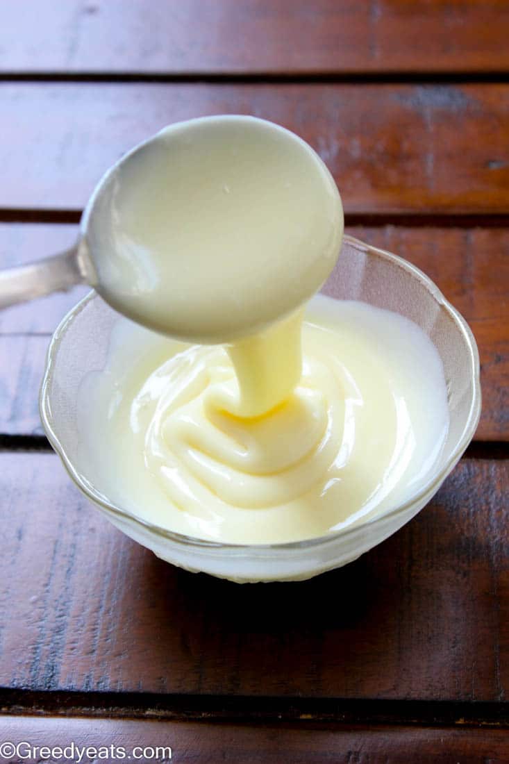 What makes sweetened condensed milk thick?