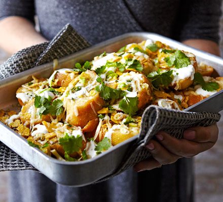 What meals go well with garlic bread?