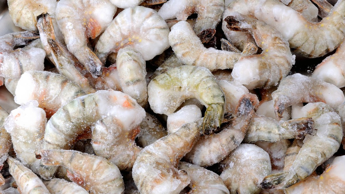 When frozen shrimp turn white?