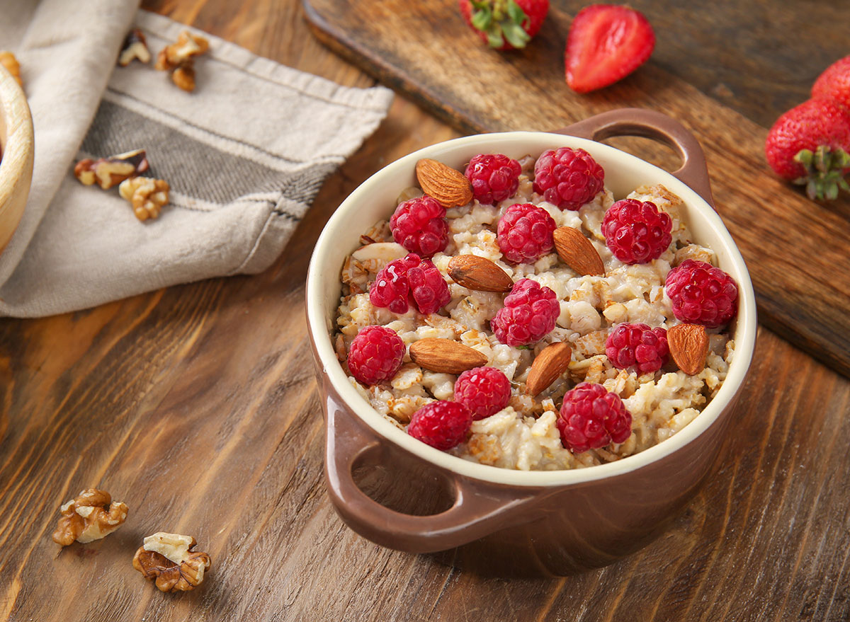 Why are whole oats considered the best oatmeal to eat?